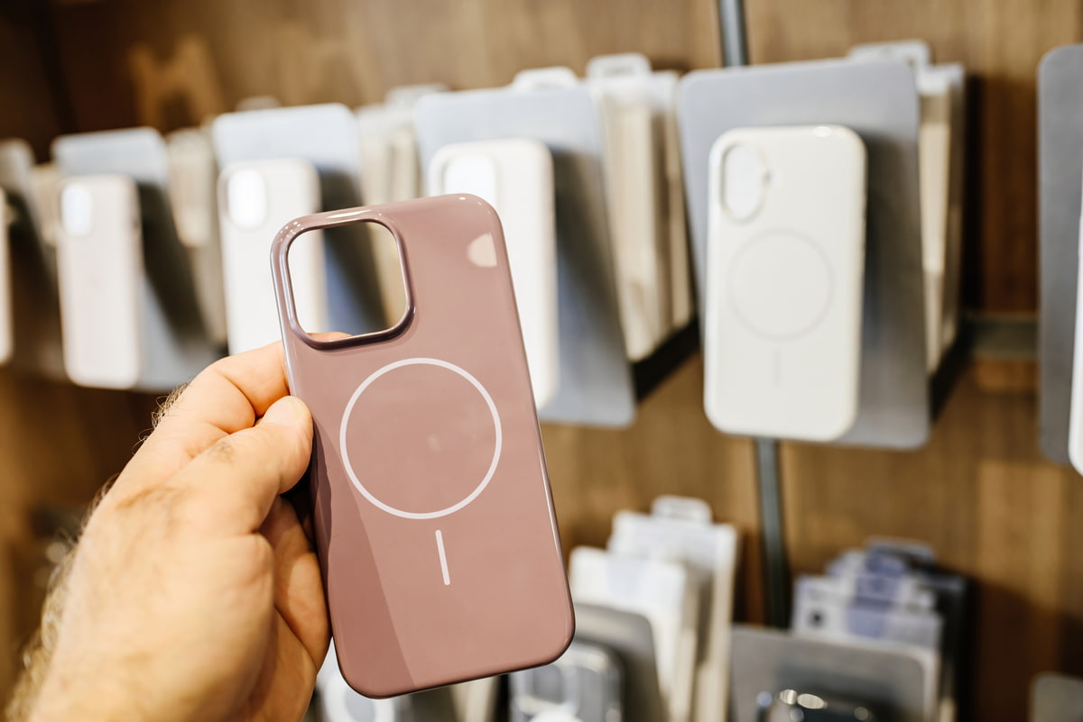 MagSafe Compatibility Guide for Hidden Wireless Chargers - invisqi